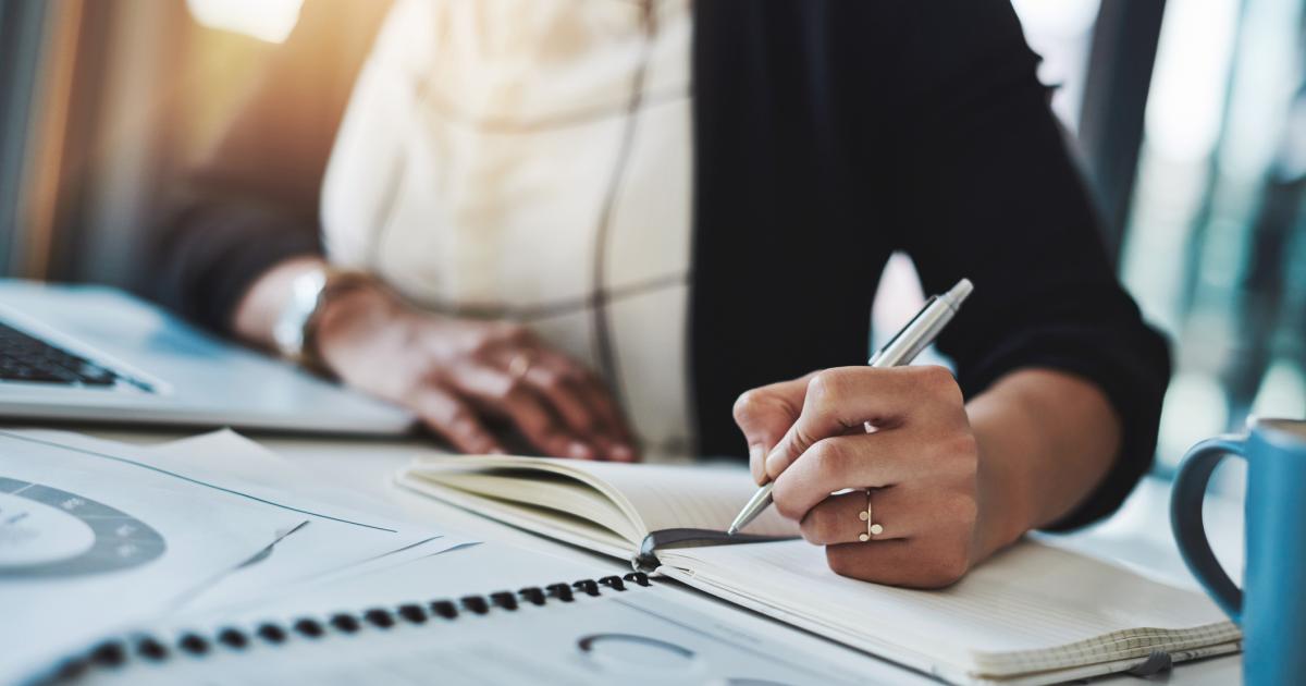 13th-Month Pay: A Complete Guide for Global Employers | Pebl