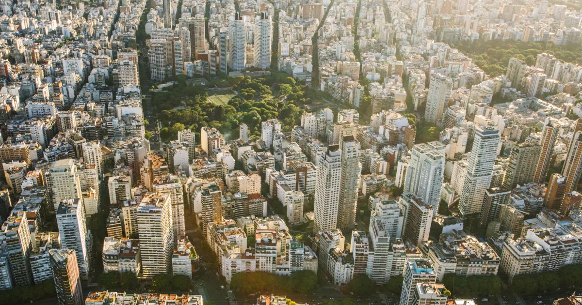 Foreign Branch vs. Subsidiary: What's the Difference? | Pebl